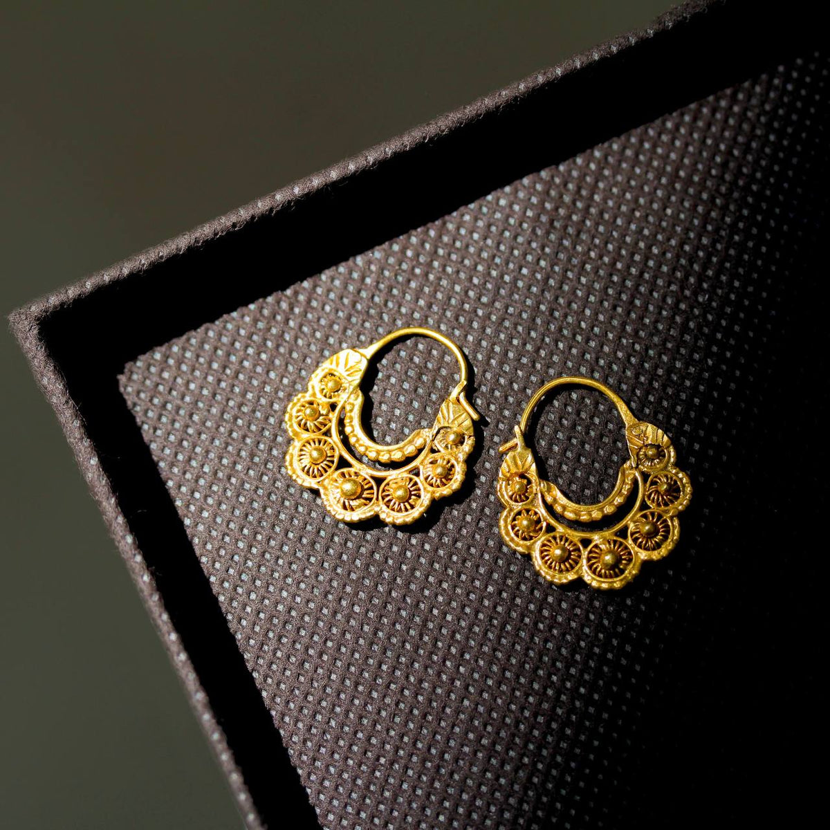 De Perlas Ivatan Filipino Gold Hoop Earrings – AMAMI Filipino Jewelry