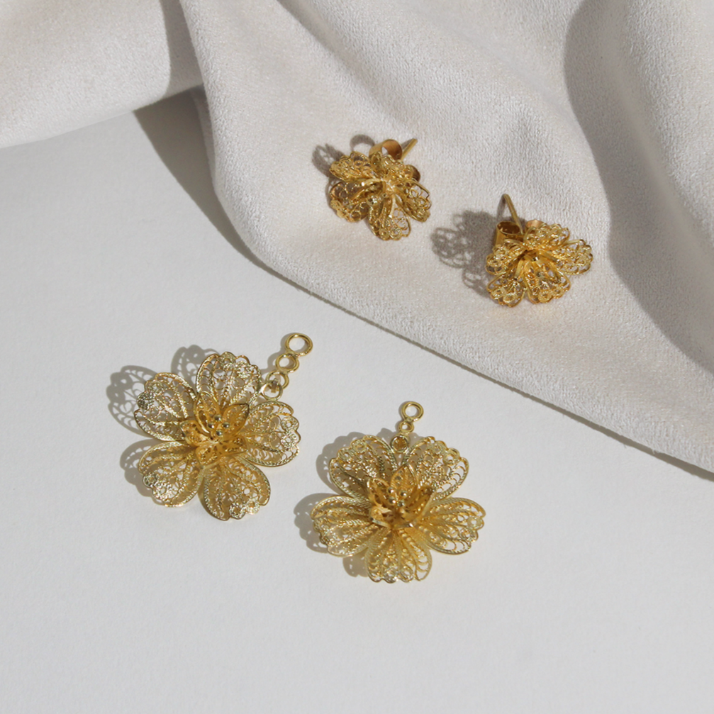 2-Way Carnation Filigree Detachable Double Drop Earrings – AMAMI ...